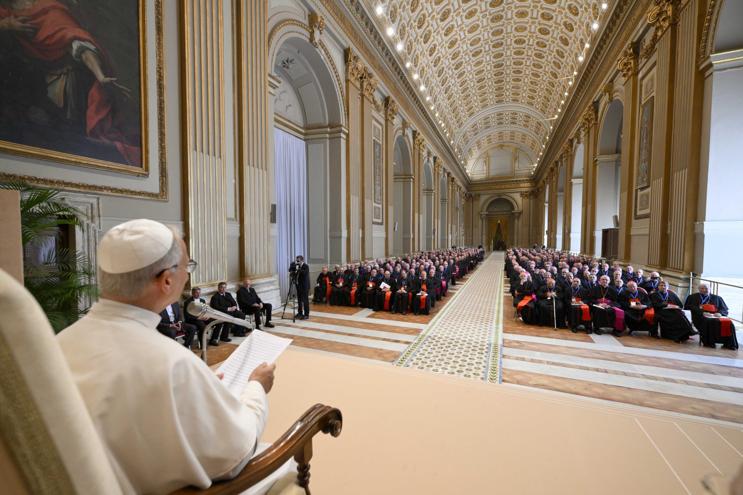 Il vescovo Napolioni insieme alla CEI da Papa Leone - DiocesidiCremona.it